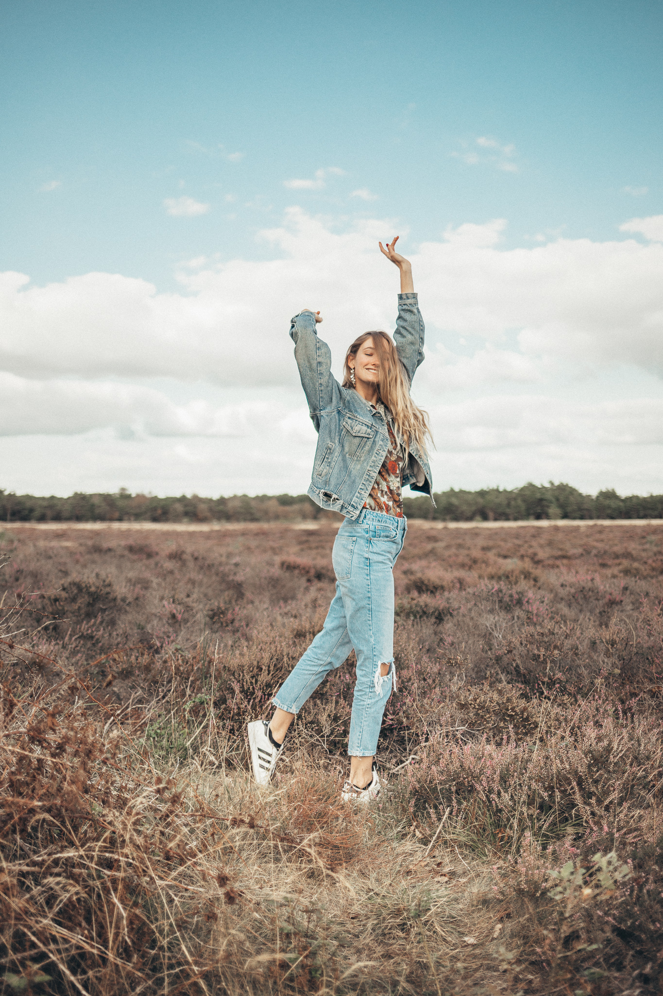 Laura Christmann earrings and secondhand blouse - Eveoaks