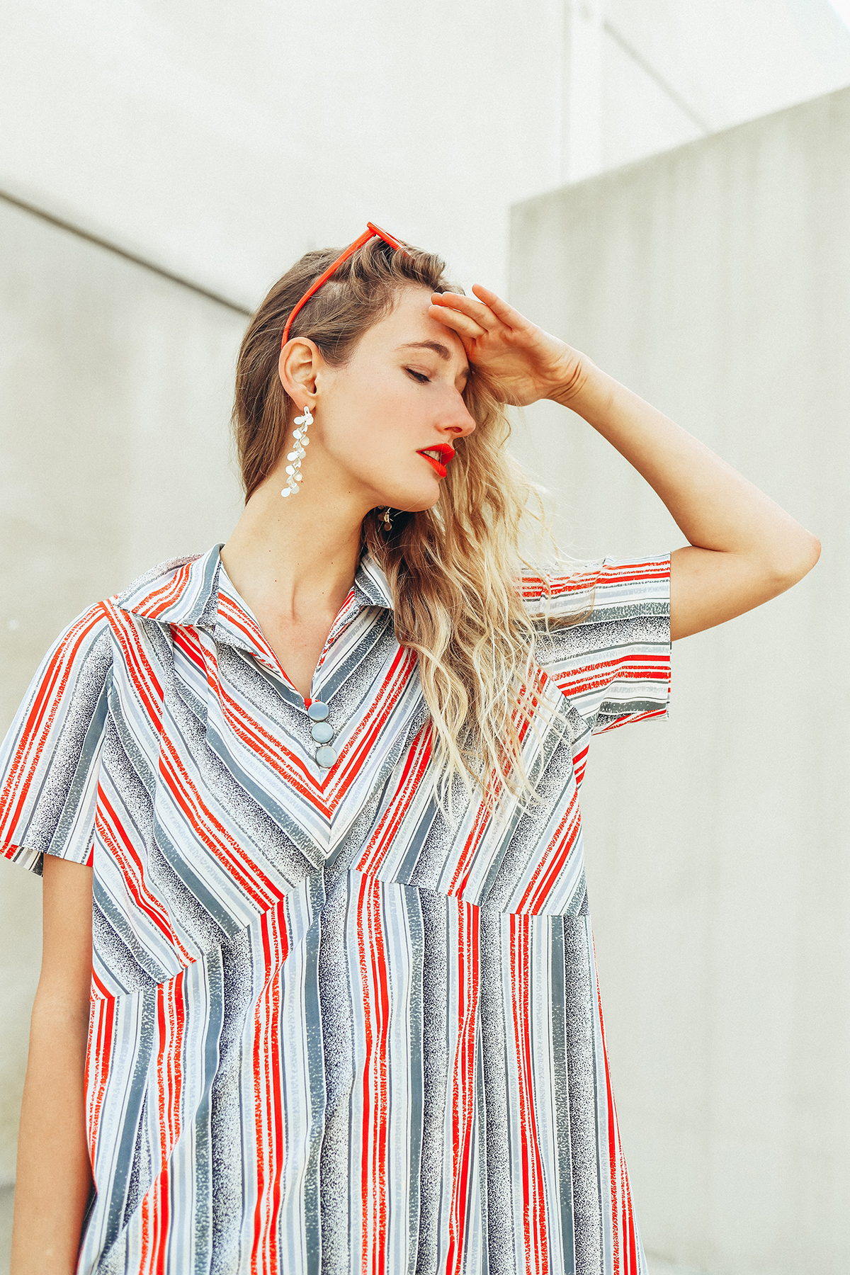 Laura Christmann earrings and secondhand dress. - Eveoaks