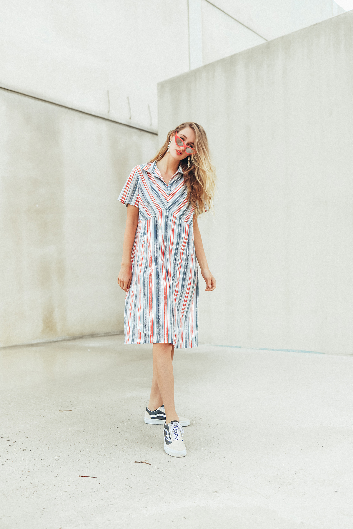 Laura Christmann earrings and secondhand dress. - Eveoaks